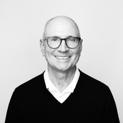Thomas Navin - International Institute of Communications